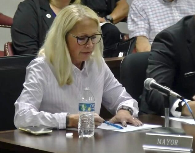 Mayor blasts media on budget | News, Sports, Jobs - Observer Today